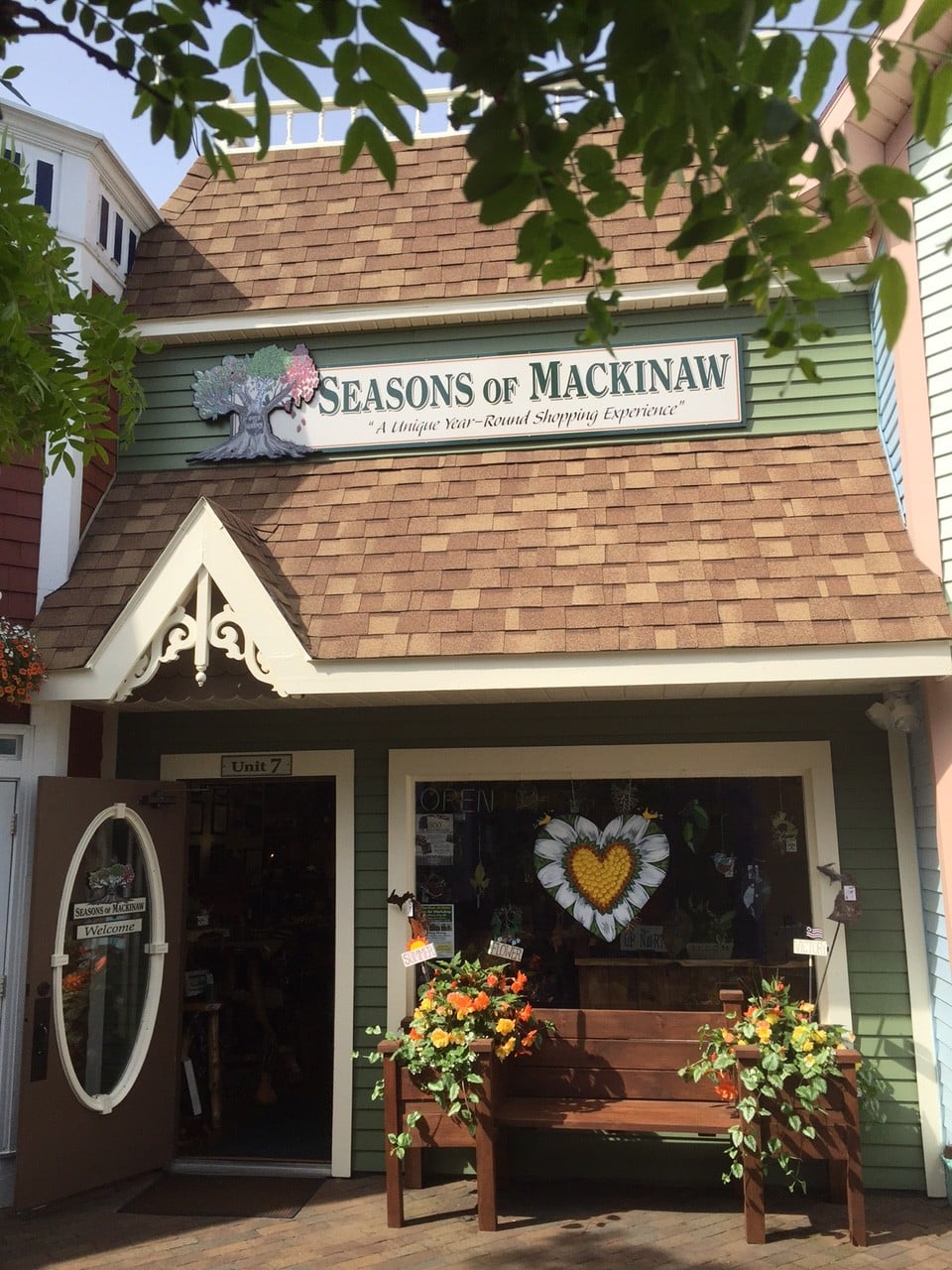 Artisan Gifts and Gallery | Seasons of Mackinaw | Mackinaw City